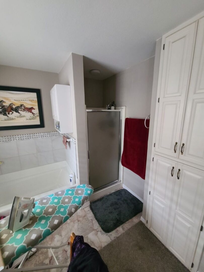 Before and After - Bath Remodeling - Affordable 1 Day Baths